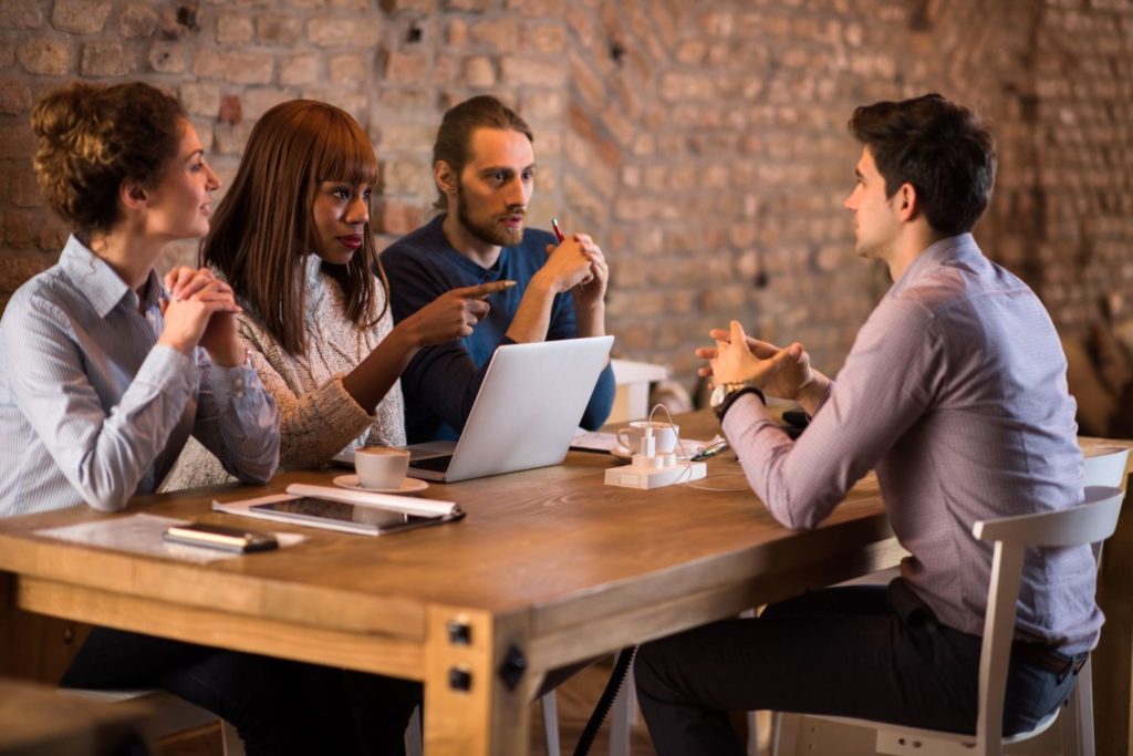 Things you should avoid at Group Discussion Round - Testfunda Blog